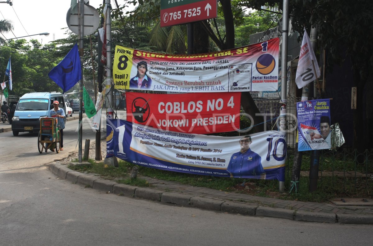 Atribut Kampanye Pemilu Antara Foto