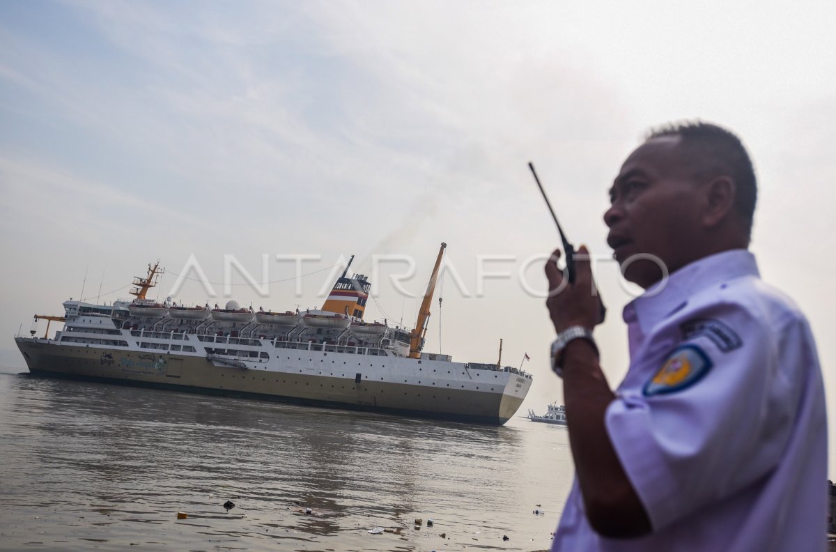 ARUS MUDIK TANJUNG PERAK | ANTARA Foto