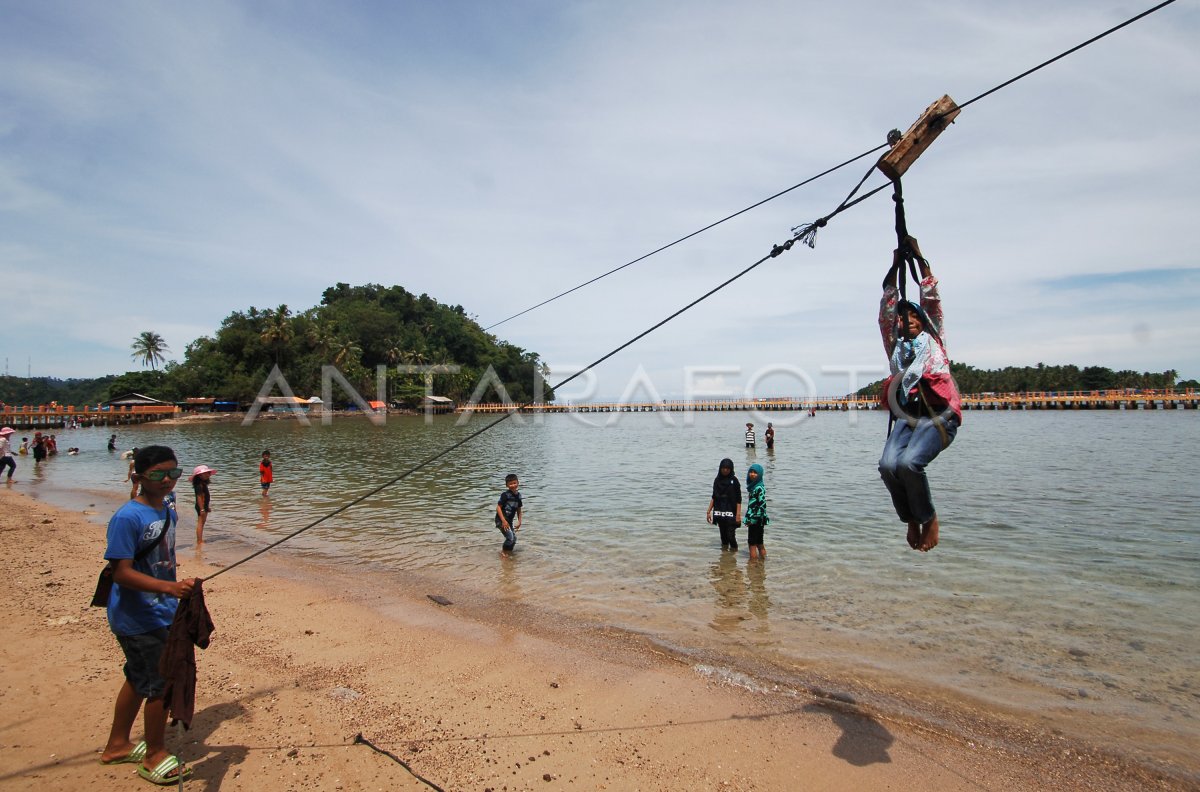 PANTAI CAROCOK PAINAN | ANTARA Foto PANTAI CAROCOK PAINAN | ANTARA Foto