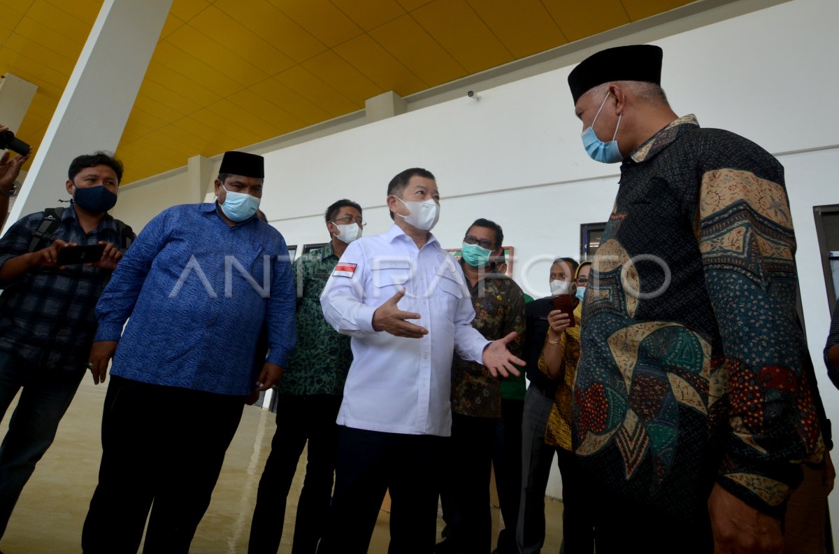 KELANJUTAN PEMBANGUNAN STADION UTAMA SUMBAR | ANTARA Foto KELANJUTAN PEMBANGUNAN STADION UTAMA SUMBAR | ANTARA Foto