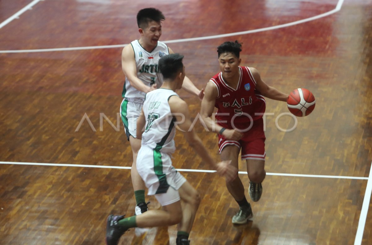 Tim basket putra 5x5 Jawa Timur kalahkan Bali | ANTARA Foto