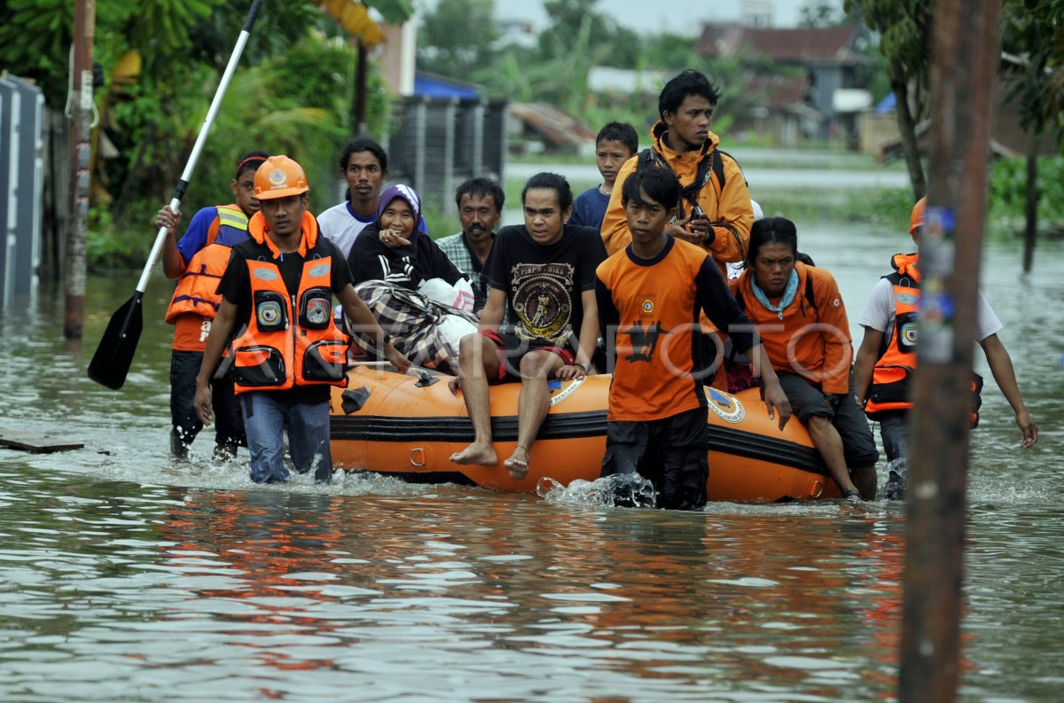 BANJIR MAKASSAR | ANTARA Foto