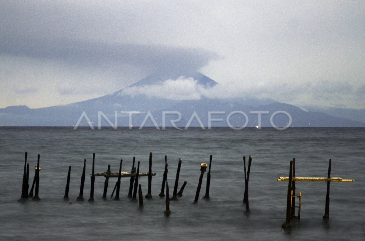 LETUSAN GUNUNG AGUNG | ANTARA Foto LETUSAN GUNUNG AGUNG | ANTARA Foto