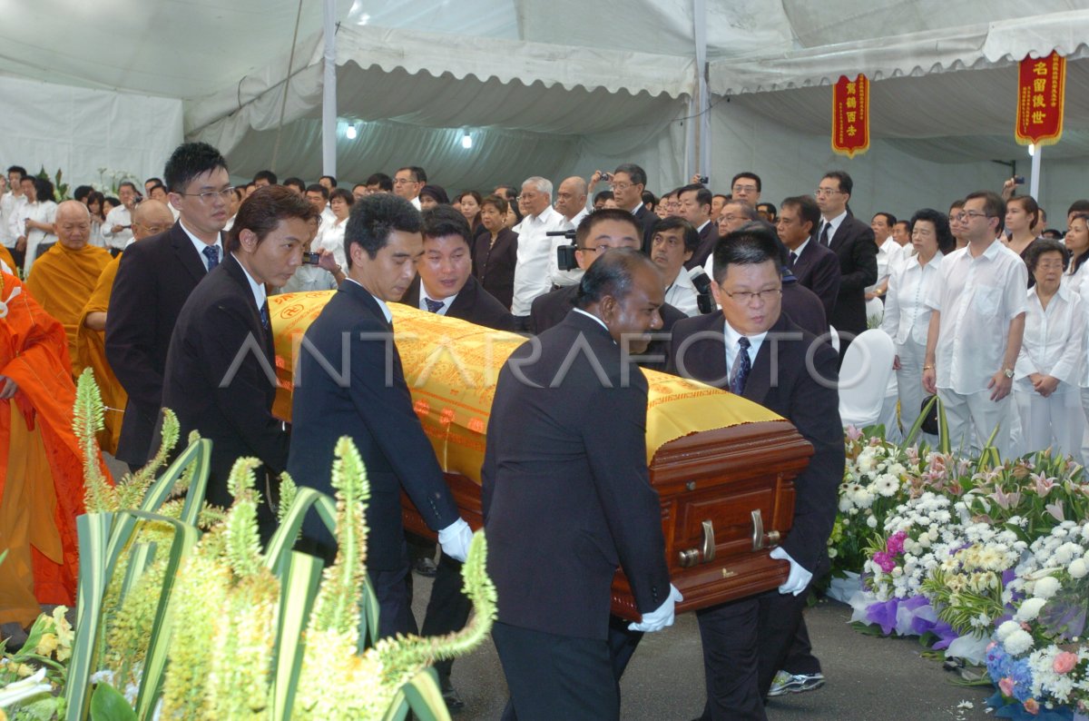 PEMAKAMAN LIEM SIOE LIONG. | ANTARA Foto PEMAKAMAN LIEM SIOE LIONG. | ANTARA Foto