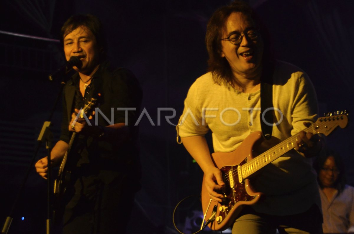 KONSER KLA PROJECT | ANTARA Foto KONSER KLA PROJECT | ANTARA Foto