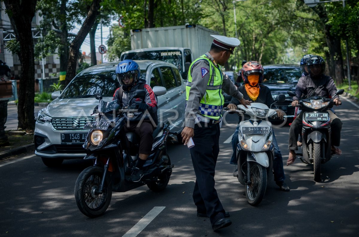OPERASI KESELAMATAN LODAYA | ANTARA Foto OPERASI KESELAMATAN LODAYA | ANTARA Foto