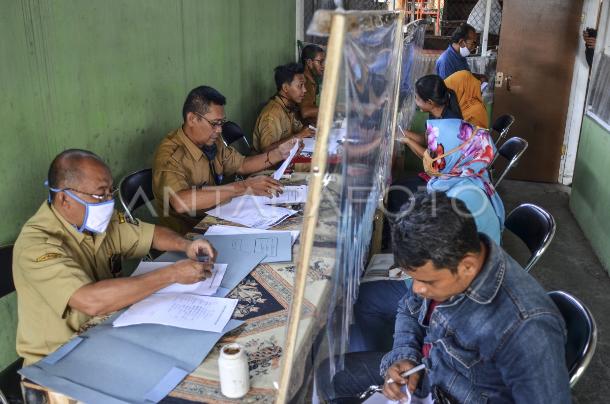 VERIFIKASI BANTUAN DANA HIBAH UMKM | ANTARA Foto VERIFIKASI BANTUAN DANA HIBAH UMKM | ANTARA Foto