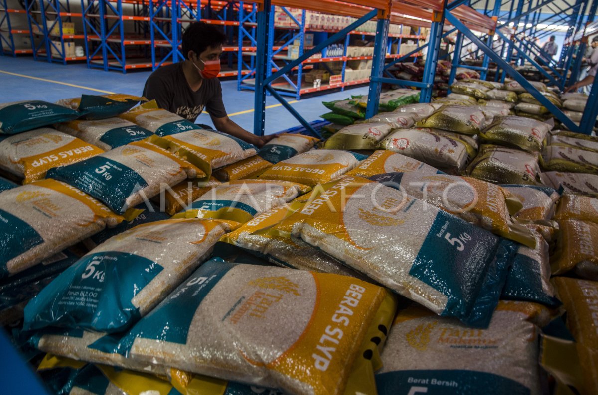 STOK SEMBAKO JELANG RAMADHAN DI BANDUNG | ANTARA Foto STOK SEMBAKO JELANG RAMADHAN DI BANDUNG | ANTARA Foto