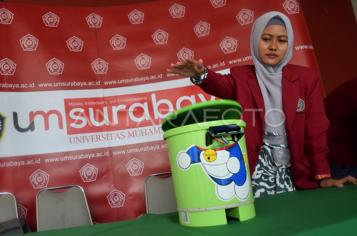 INOVASI TEMPAT SAMPAH PINTAR | ANTARA Foto INOVASI TEMPAT SAMPAH PINTAR | ANTARA Foto