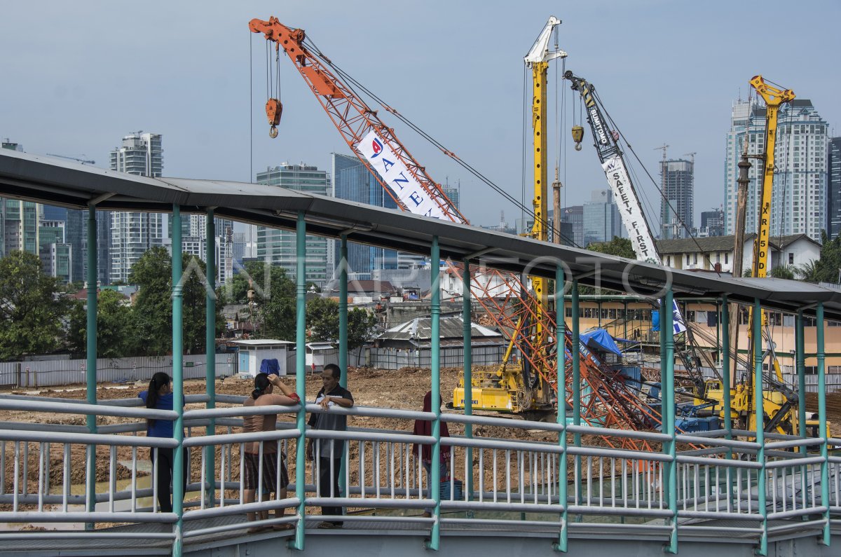 REVITALISASI PASAR RUMPUT | ANTARA Foto REVITALISASI PASAR RUMPUT | ANTARA Foto
