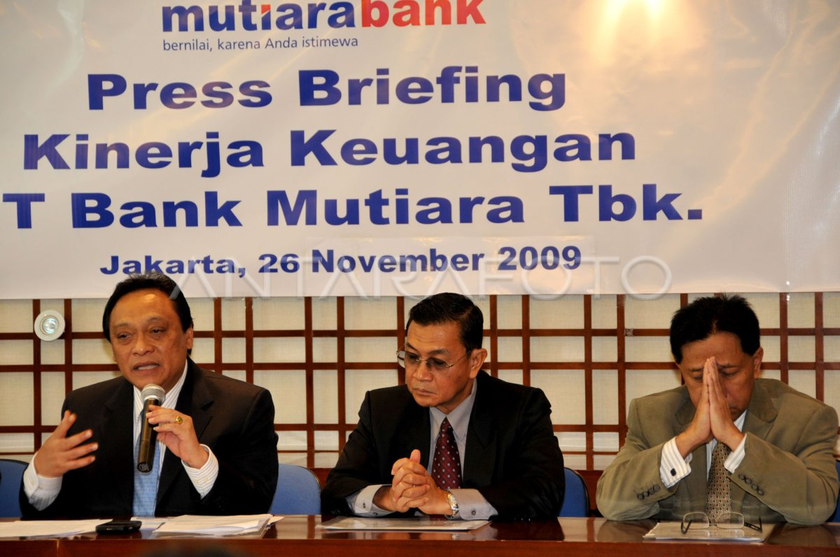 KINERJA BANK MUTIARA | ANTARA Foto
