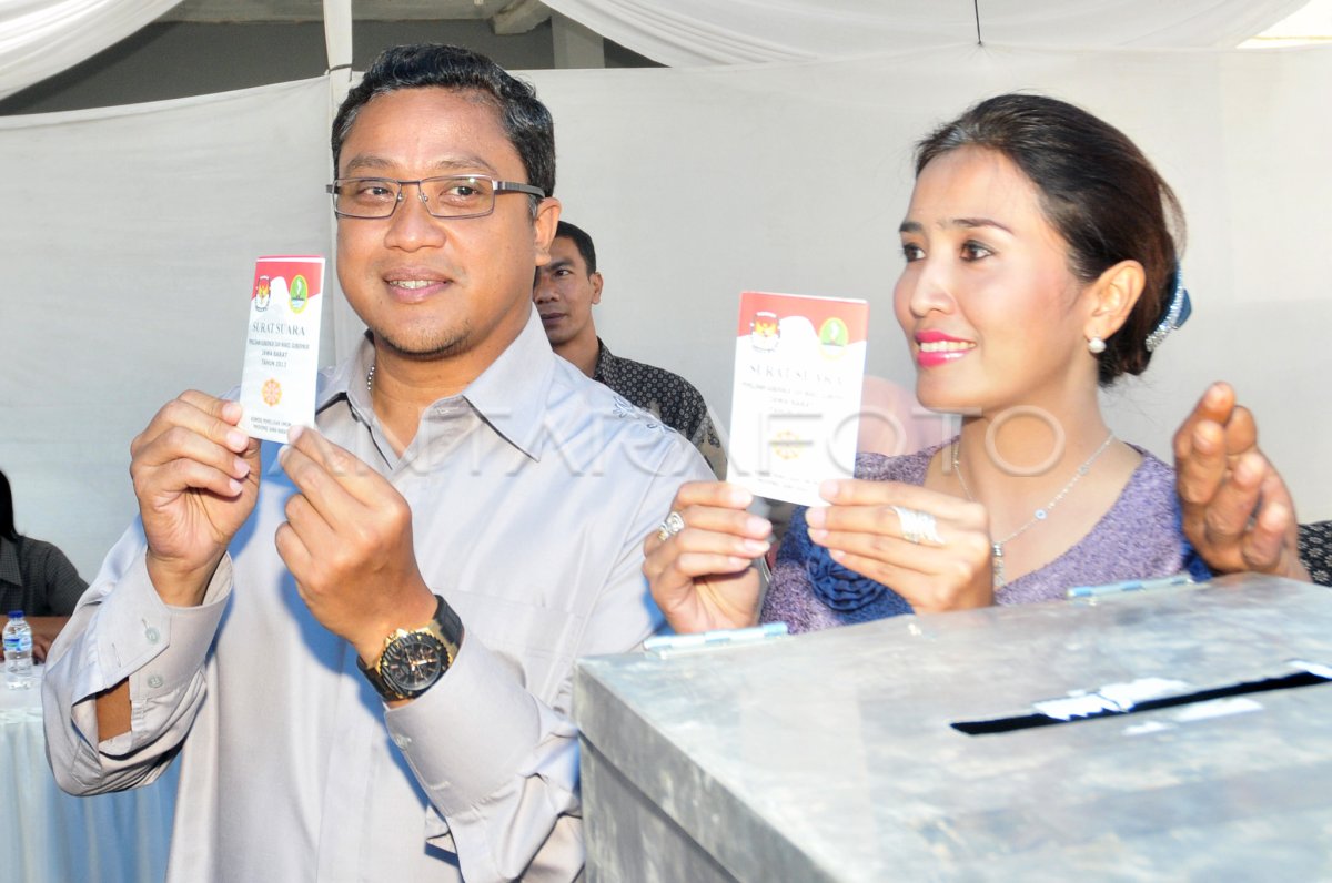 DEDE YUSUF MENCOBLOS | ANTARA Foto DEDE YUSUF MENCOBLOS | ANTARA Foto