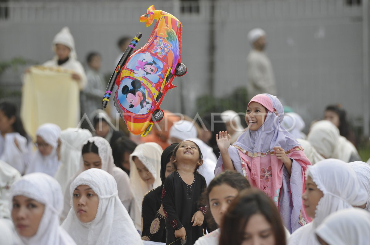 SALAT IDUL FITRI AL AZHAR | ANTARA Foto