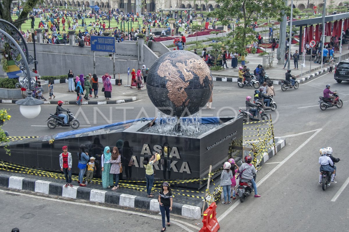 TUGU KAA BANDUNG | ANTARA Foto