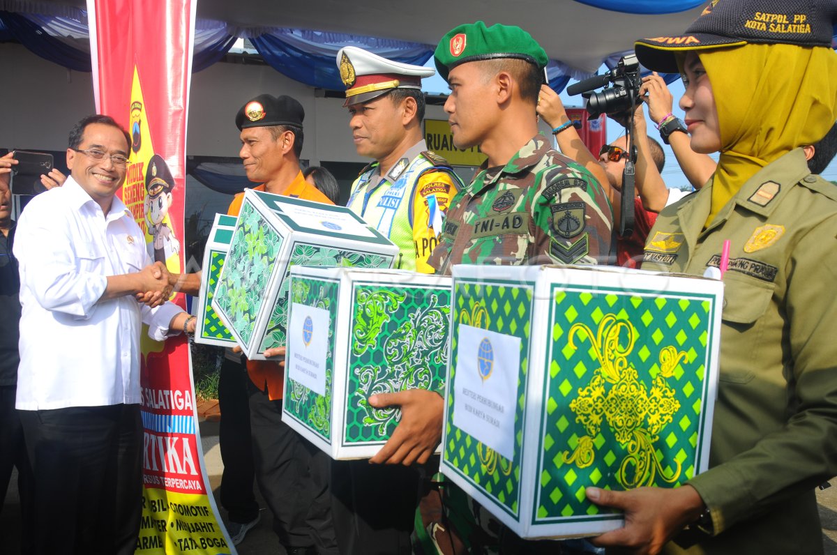 MENTERI PERHUBUNGAN DI SALATIGA | ANTARA Foto MENTERI PERHUBUNGAN DI SALATIGA | ANTARA Foto