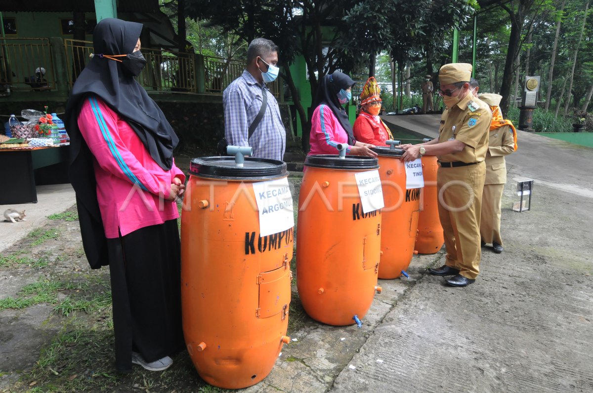 HARI PEDULI SAMPAH NASIONAL DI SALATIGA | ANTARA Foto