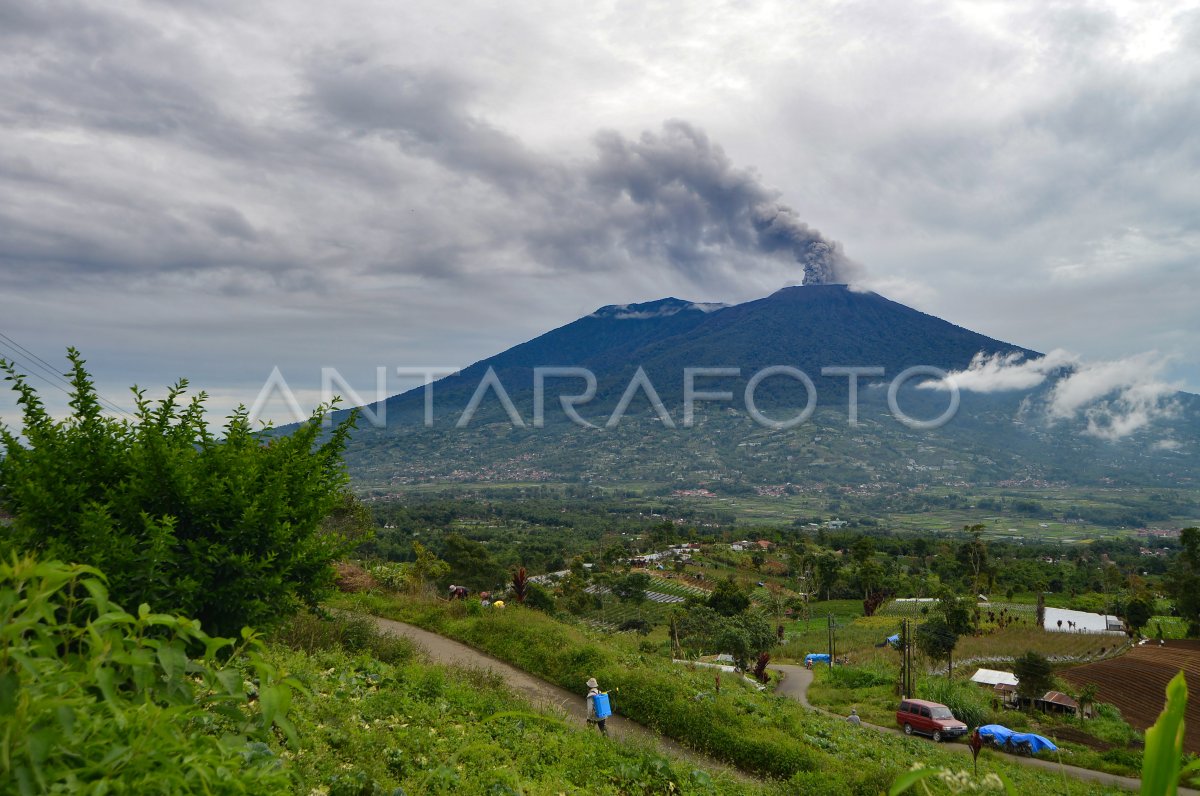 Erupsi Gunung Marapi | ANTARA Foto Erupsi Gunung Marapi | ANTARA Foto