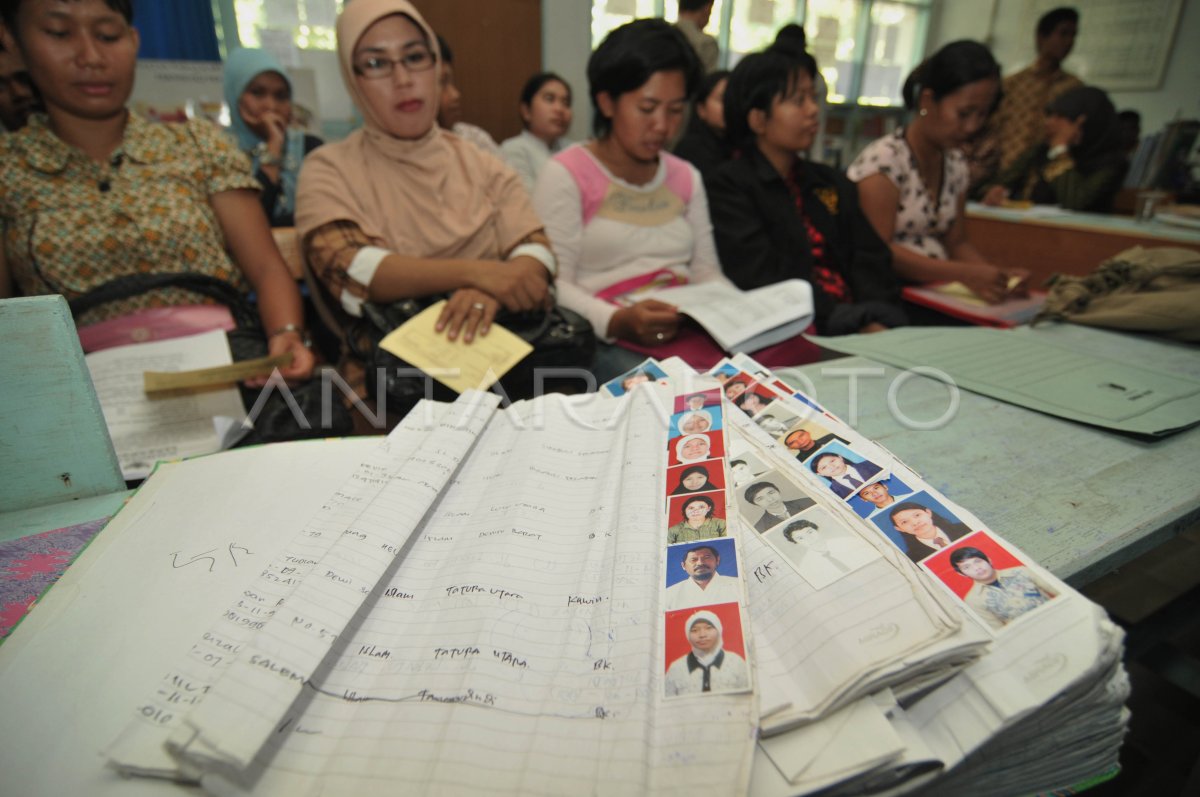 PENCARI KERJA | ANTARA Foto PENCARI KERJA | ANTARA Foto