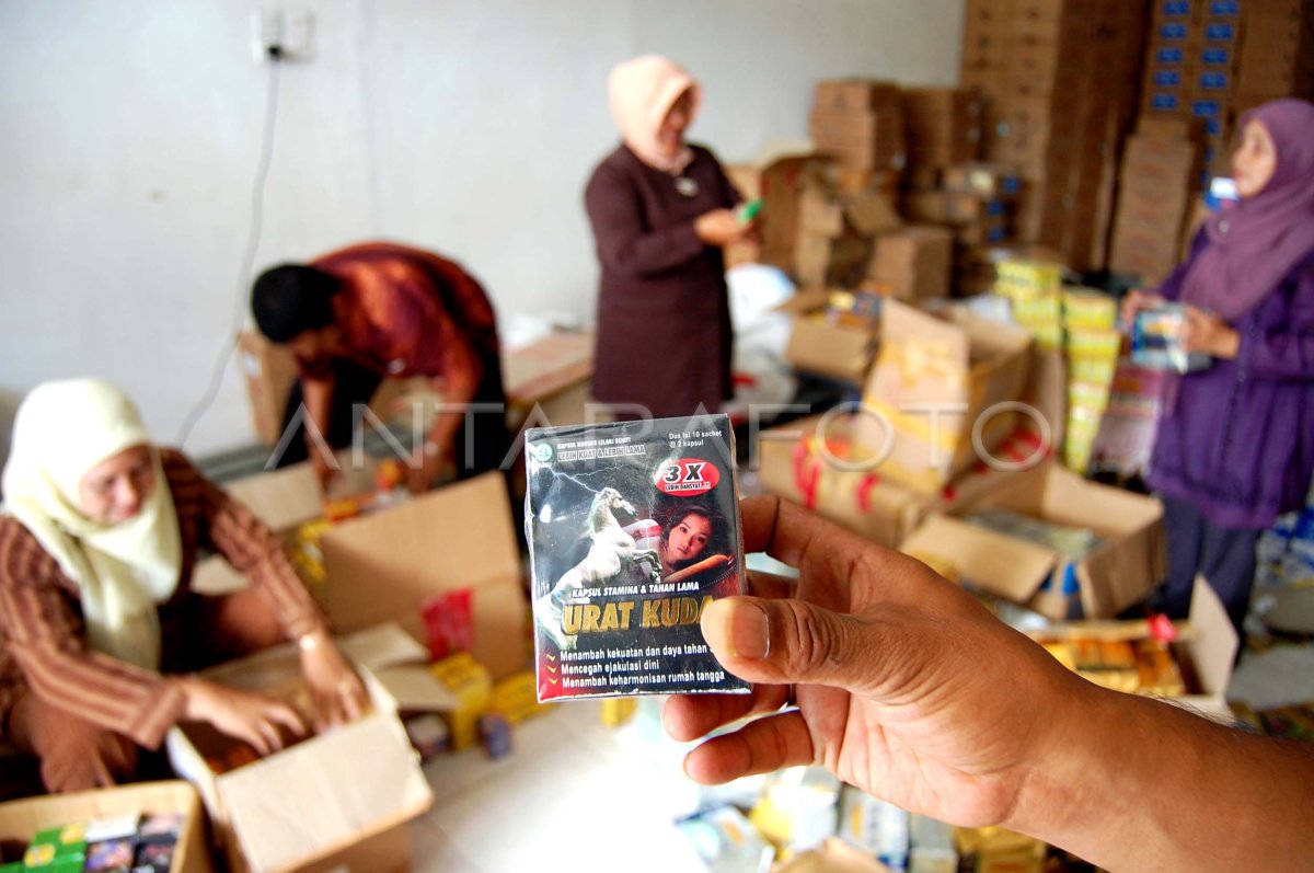 RAZIA OBAT ILEGAL | ANTARA Foto RAZIA OBAT ILEGAL | ANTARA Foto