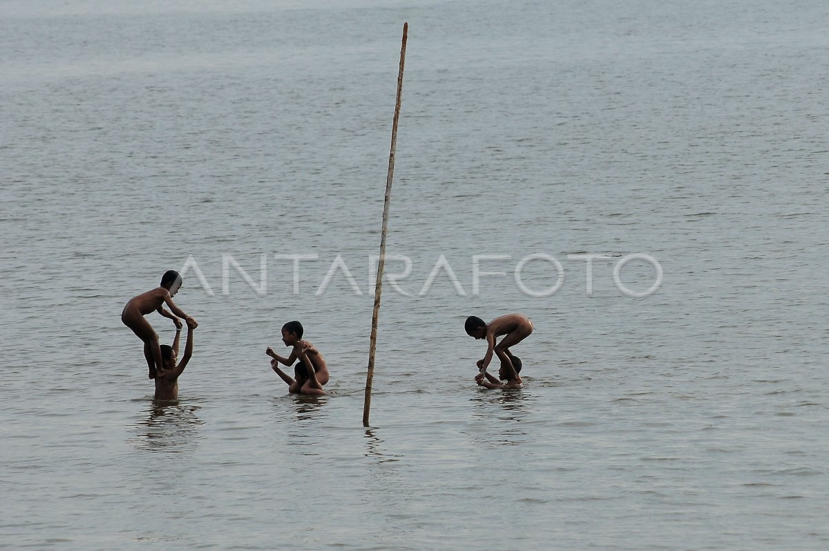 ANAK NELAYAN | ANTARA Foto ANAK NELAYAN | ANTARA Foto