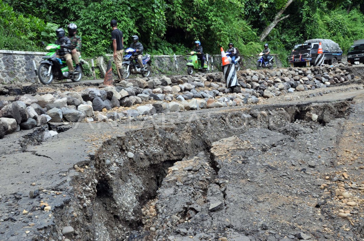 JALAN AMBLAS | ANTARA Foto