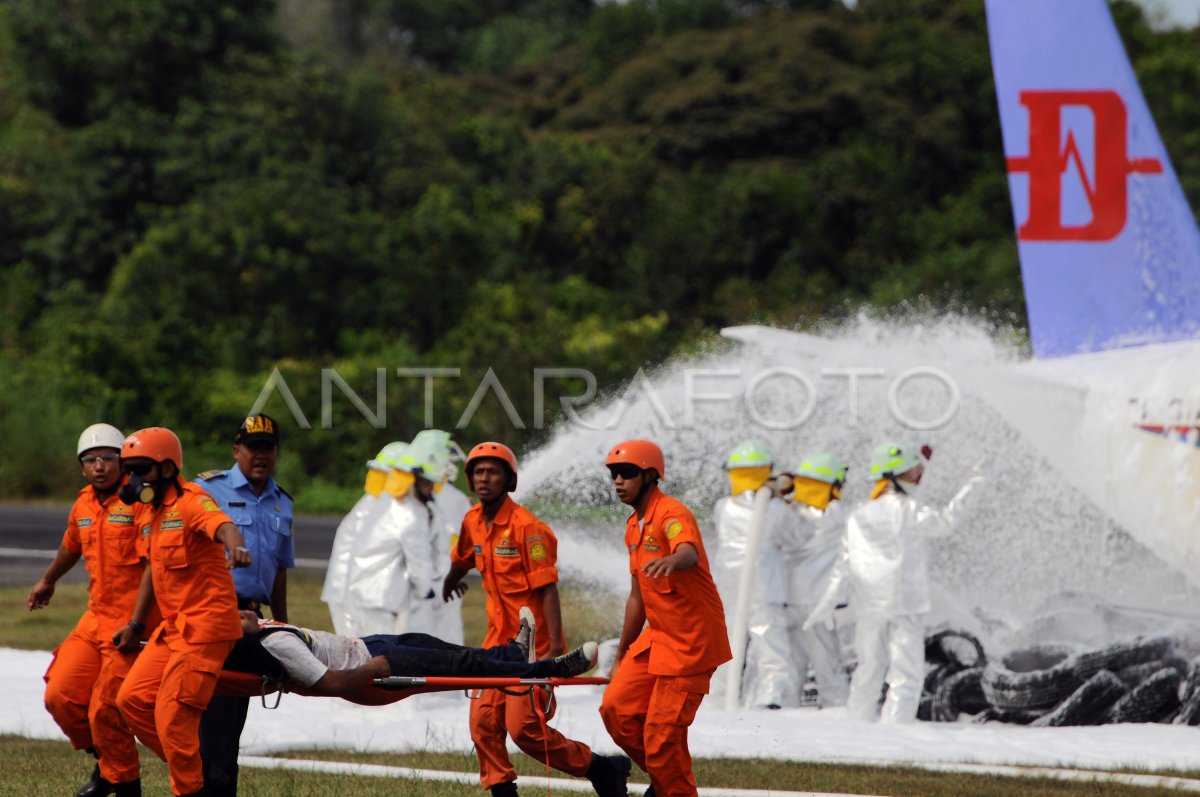 LATIHAN KEADAAN DARURAT | ANTARA Foto