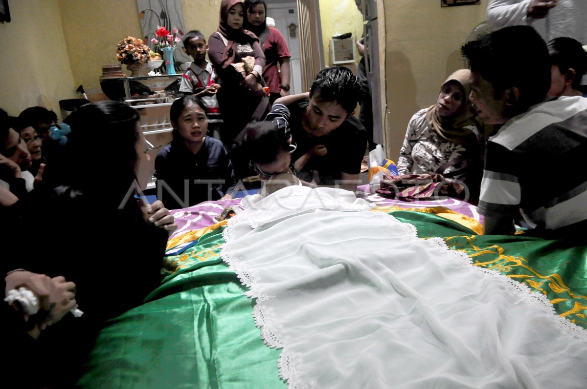 KORBAN PELURU NYASAR | ANTARA Foto KORBAN PELURU NYASAR | ANTARA Foto