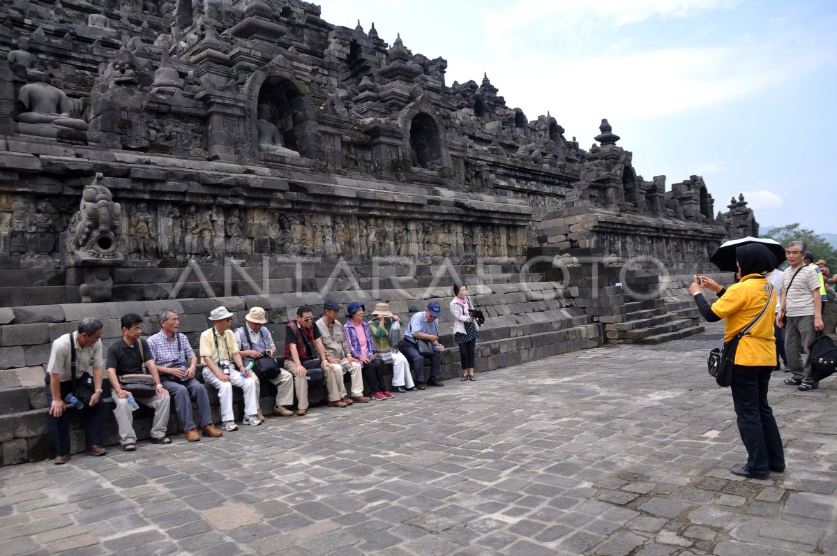 LANTAI DUA BOROBUDUR DIBUKA | ANTARA Foto