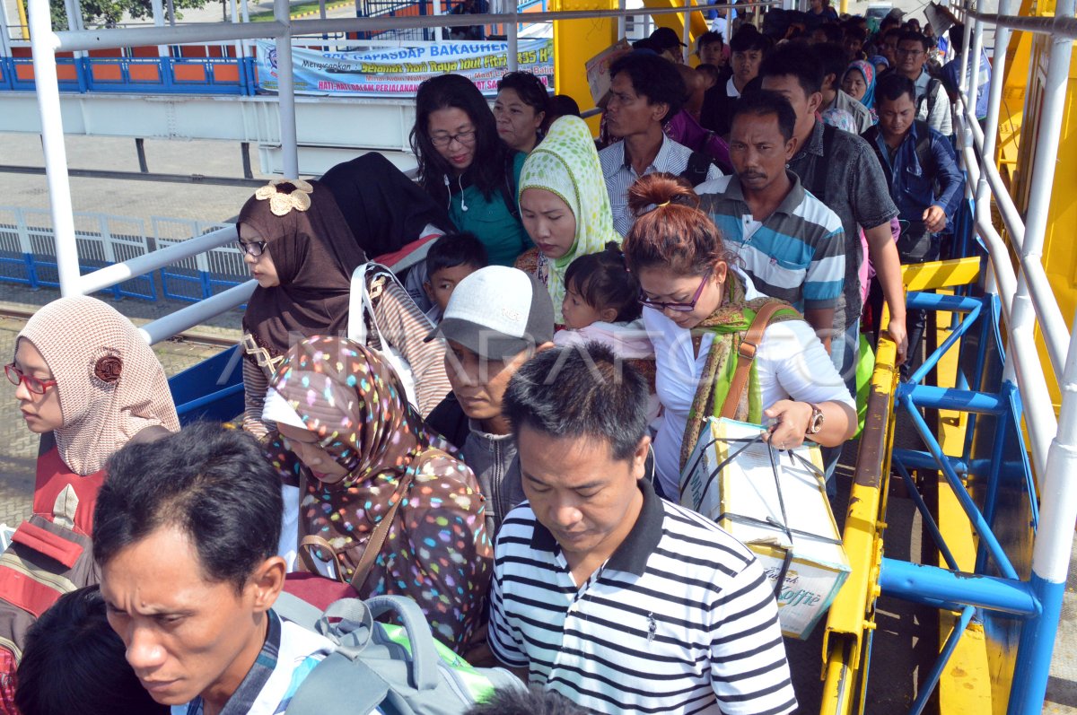 ARUS BALIK BAKAUHENI | ANTARA Foto
