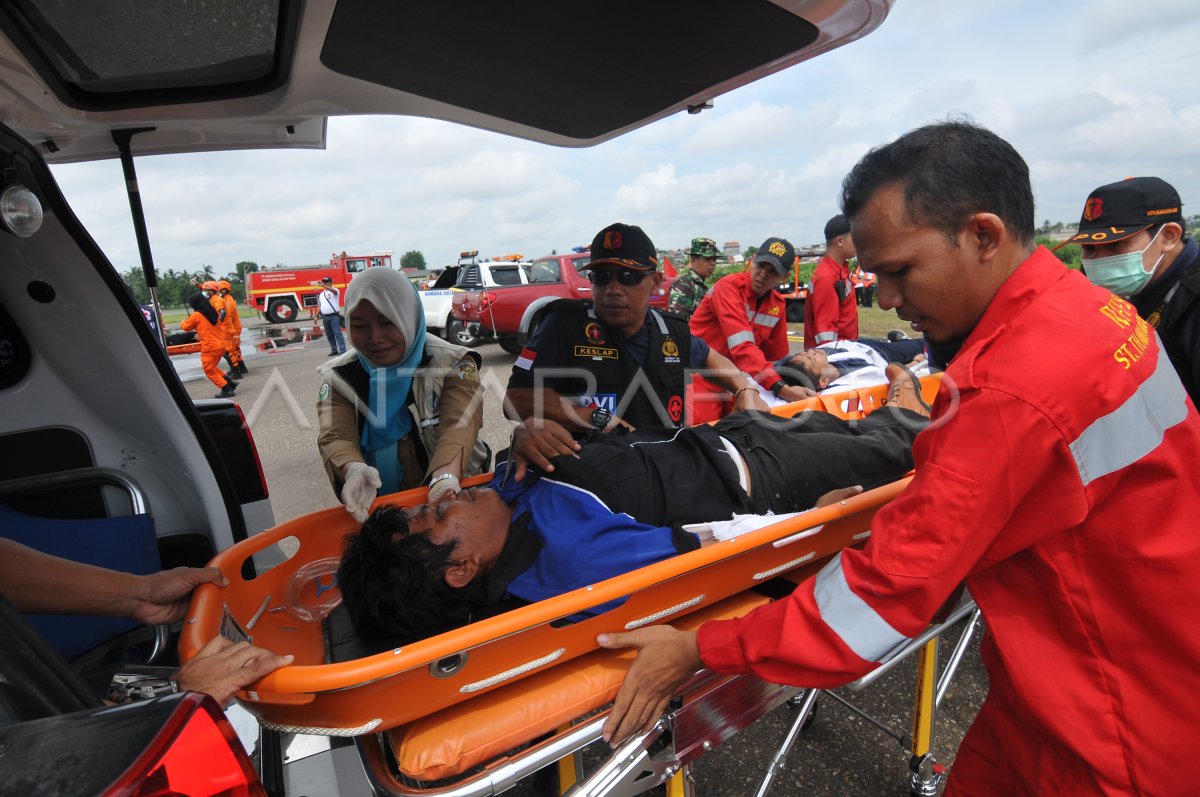 SIMULASI PENGENDALIAN KEADAAN DARURAT | ANTARA Foto SIMULASI PENGENDALIAN KEADAAN DARURAT | ANTARA Foto