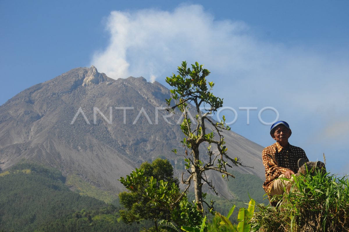 ASAP SULFATARA GUNUNG MERAPI | ANTARA Foto