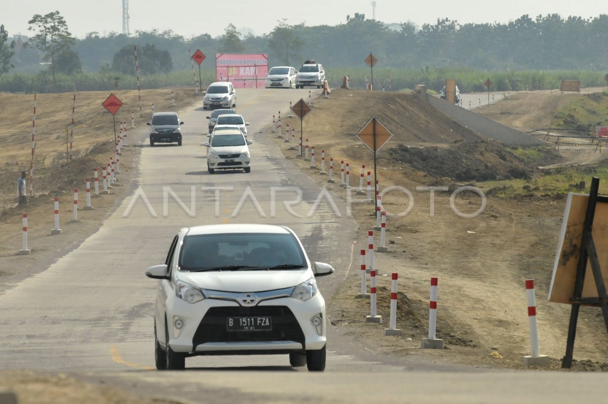 ARUS TOL FUNGSIONAL MENINGKAT | ANTARA Foto