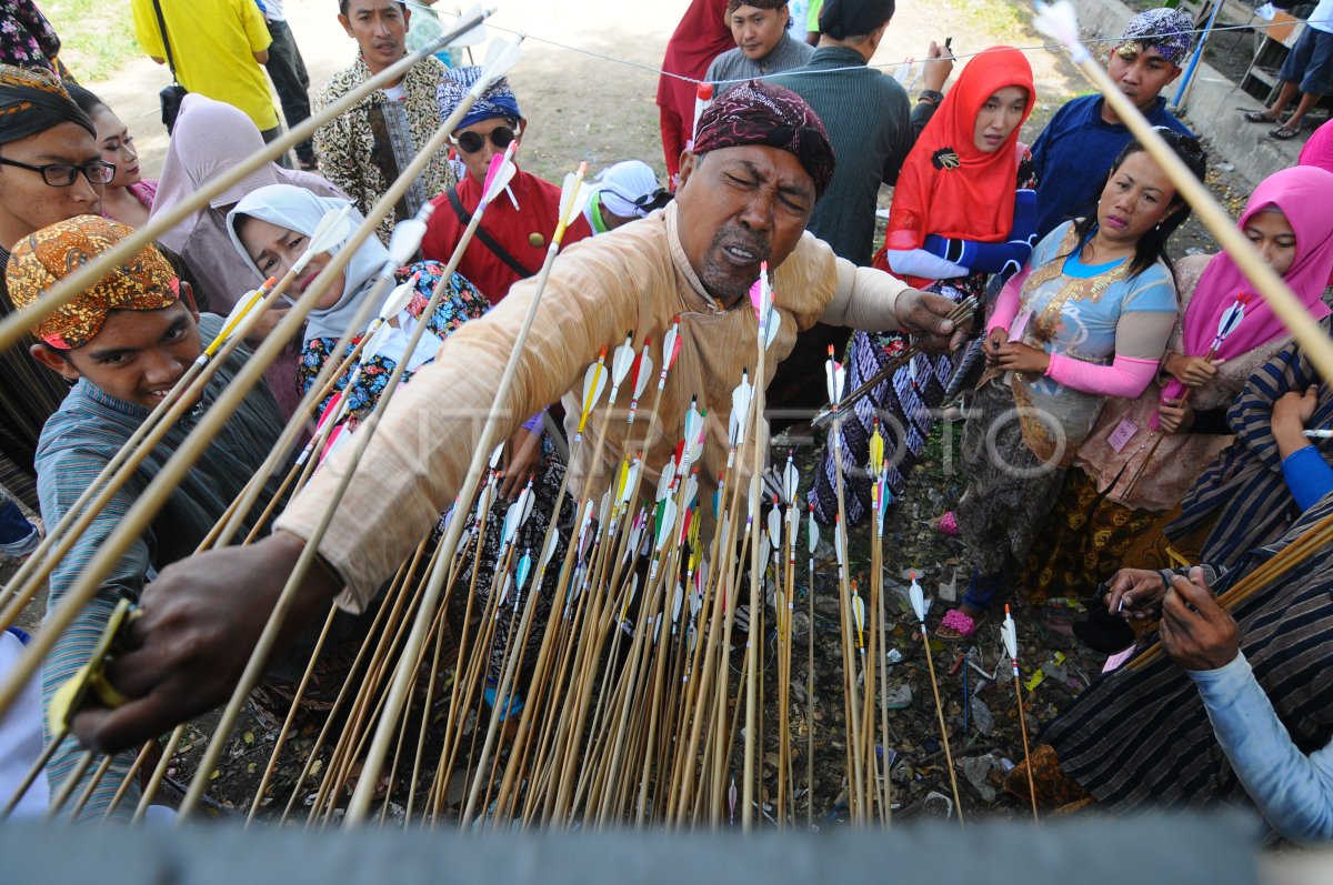 PANAHAN TRADISIONAL JEMPARINGAN | ANTARA Foto