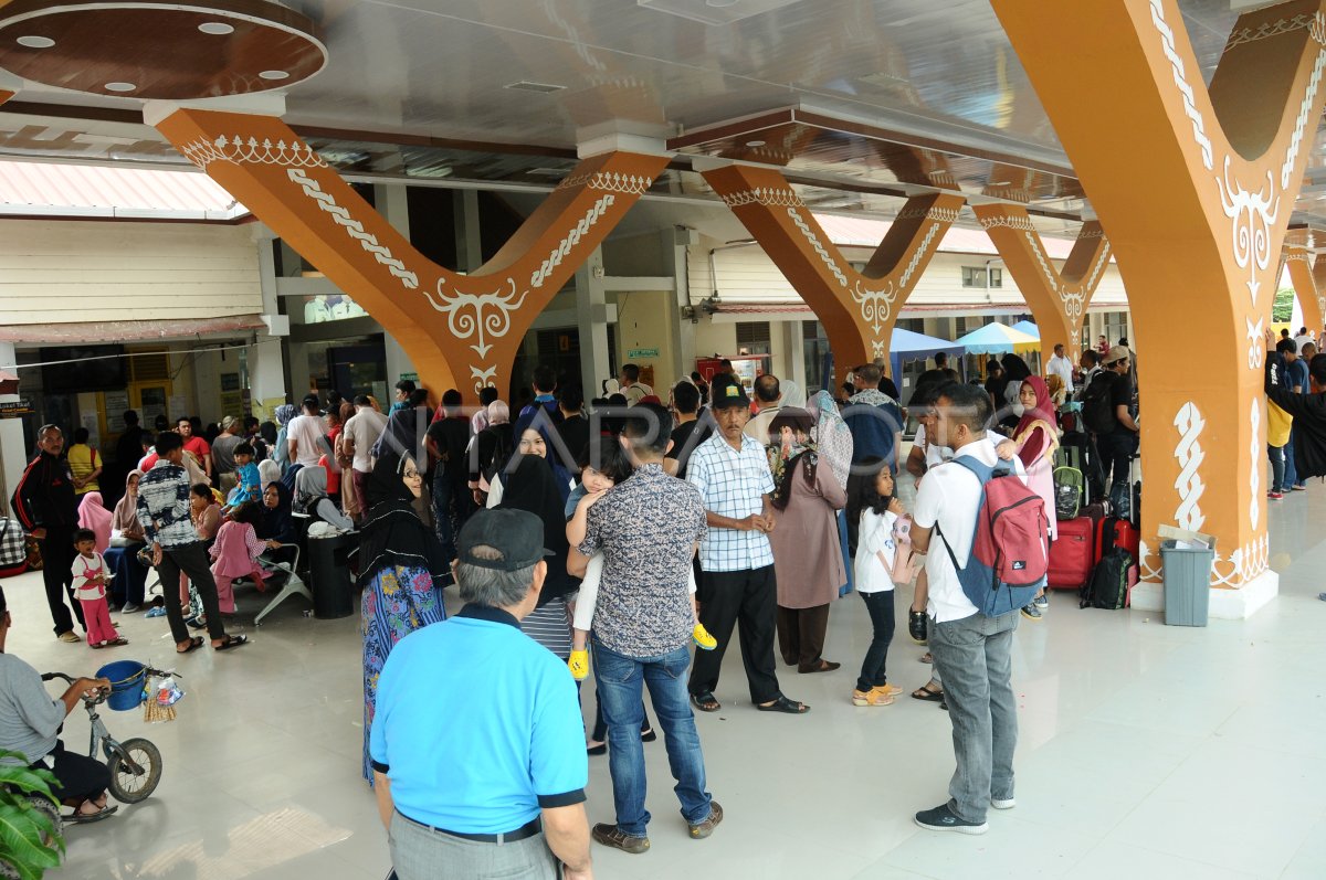 KUNJUNGAN WISATAWAN PULAU SABANG MENINGKAT | ANTARA Foto KUNJUNGAN WISATAWAN PULAU SABANG MENINGKAT | ANTARA Foto