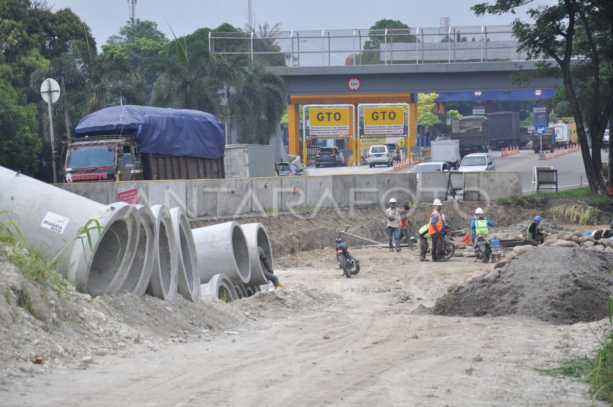 PEMBEBASAN LAHAN JALAN TOL | ANTARA Foto