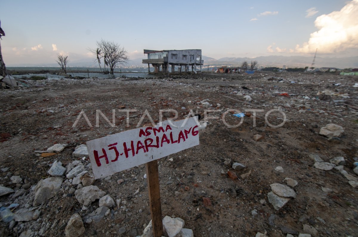 HAK KEPERDATAAN KORBAN TSUNAMI PALU | ANTARA Foto HAK KEPERDATAAN KORBAN TSUNAMI PALU | ANTARA Foto