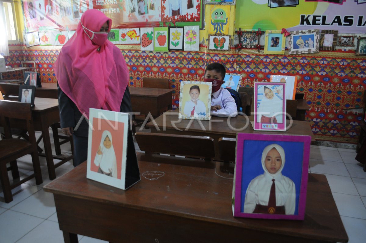 PEMBELAJARAN TATAP MUKA SD DI PAMEKASAN | ANTARA Foto PEMBELAJARAN TATAP MUKA SD DI PAMEKASAN | ANTARA Foto