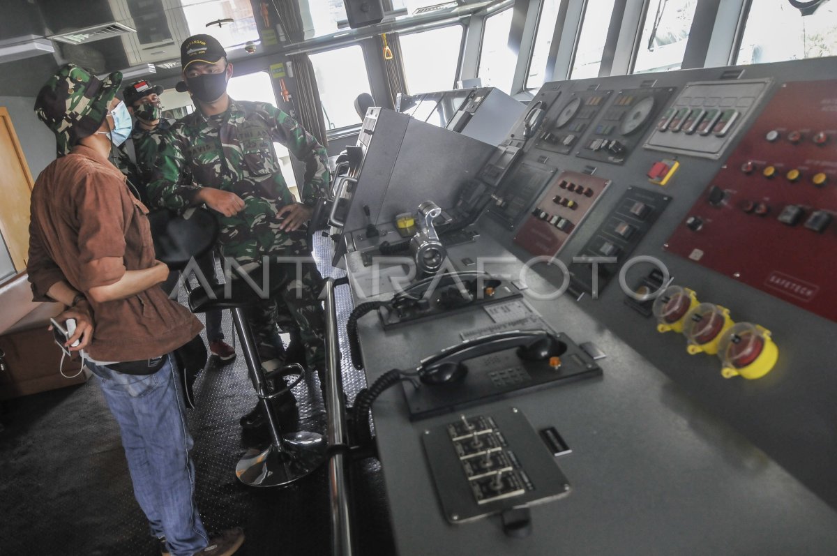 PENGENALAN ALUTSISTA TERBARU SATANGAIR PUSBEKANGAD | ANTARA Foto