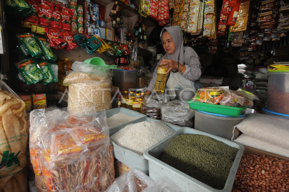 HARGA BAHAN PANGAN MULAI NAIK JELANG LEBARAN | ANTARA Foto HARGA BAHAN PANGAN MULAI NAIK JELANG LEBARAN | ANTARA Foto
