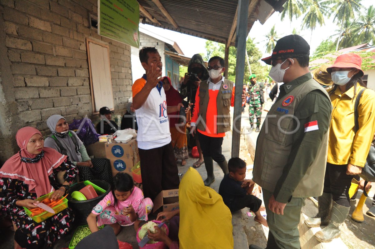 KEPALA BNPB KUNJUNGI KORBAN BANJIR BANDANG PARIGI MOUTONG | ANTARA Foto