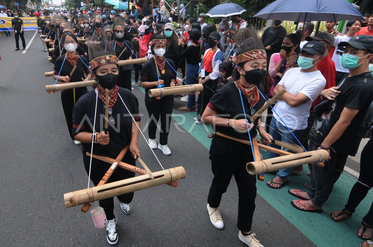 KARNAVAL ORIENTASI MAHASISWA BARU UKSW 2022 | ANTARA Foto KARNAVAL ORIENTASI MAHASISWA BARU UKSW 2022 | ANTARA Foto