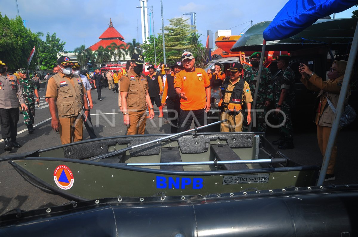 APEL KESIAPSIAGAAN PENANGGULANGAN BENCANA ALAM | ANTARA Foto