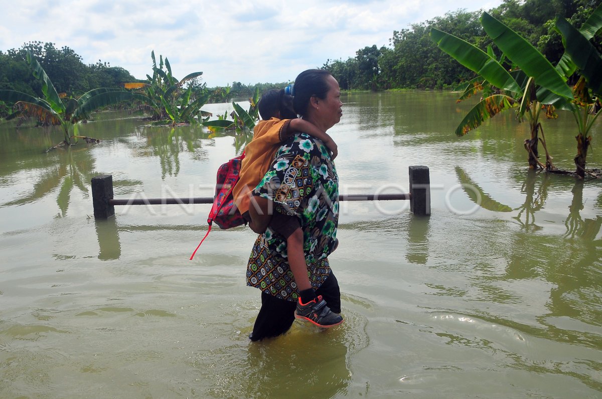 BANJIR LUAPAN SUNGAI LUSI DI GROBOGAN | ANTARA Foto