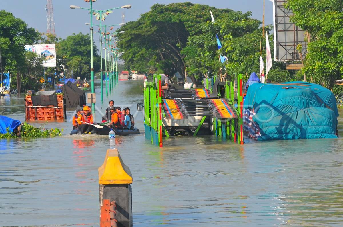 Jalan pantura Demak-Kudus putus akibat banjir | ANTARA Foto