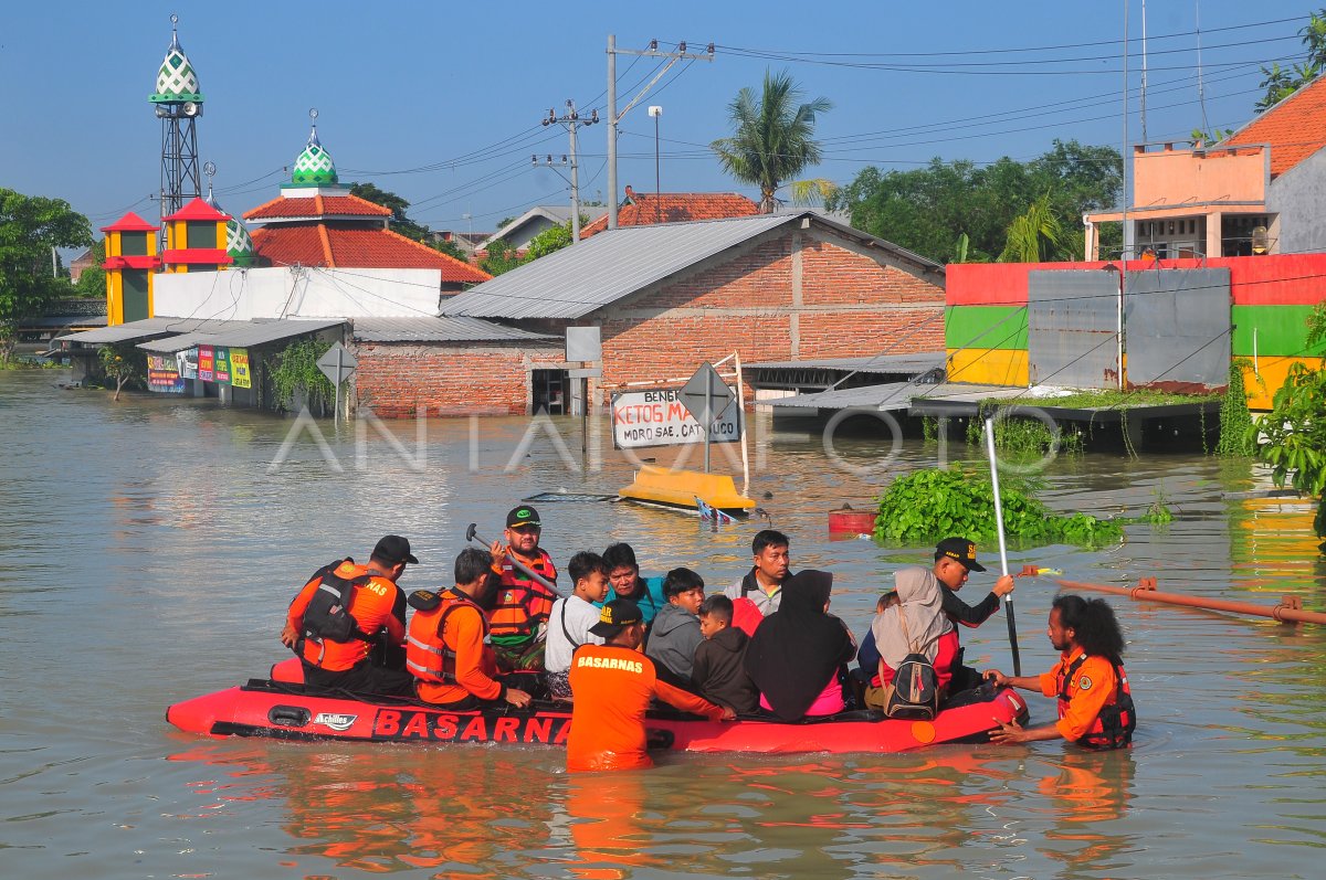 Jalan pantura Demak-Kudus putus akibat banjir | ANTARA Foto