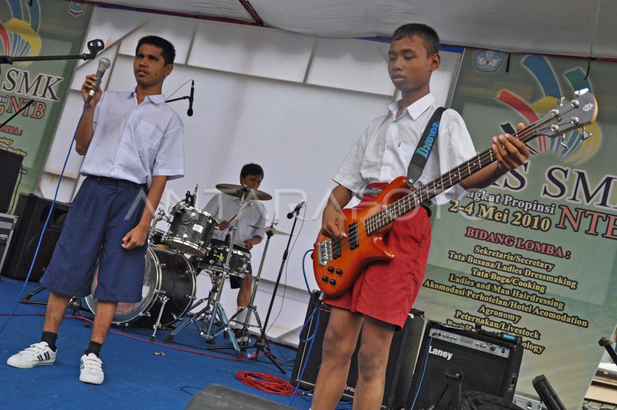 LOMBA KOMPETENSI SISWA SMK | ANTARA Foto LOMBA KOMPETENSI SISWA SMK | ANTARA Foto