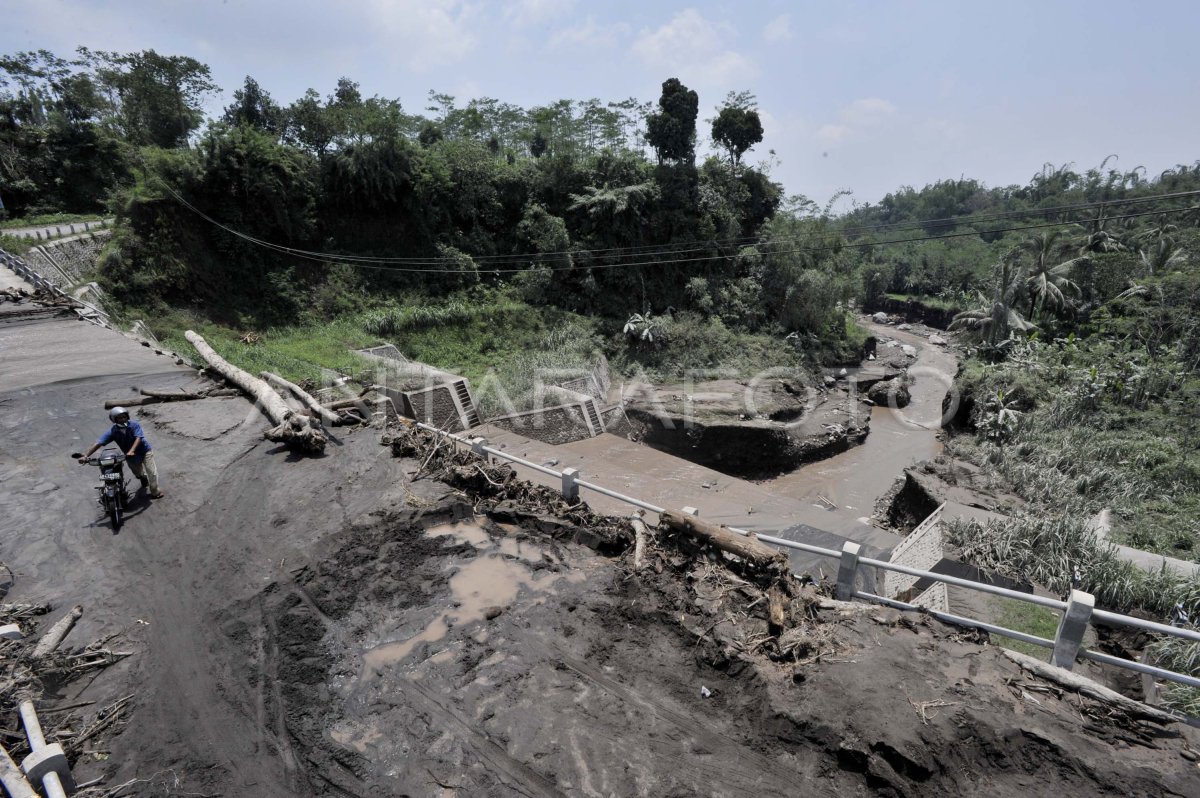 LAHAR GUNUNG MERAPI | ANTARA Foto