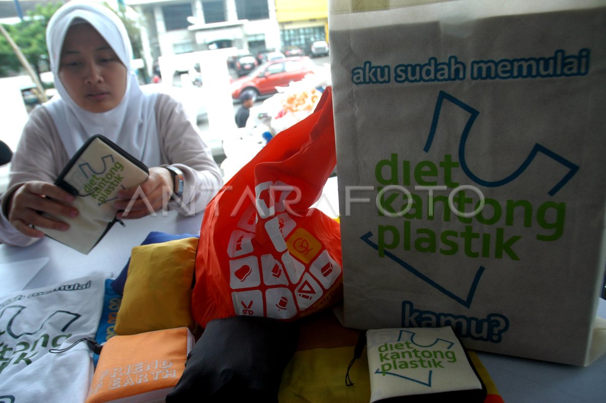 Kampanye Pengurangan Plastik Antara Foto