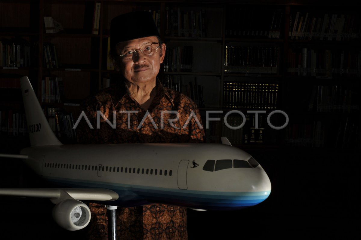 TANGGAPI ISU TERKINI | ANTARA Foto TANGGAPI ISU TERKINI | ANTARA Foto