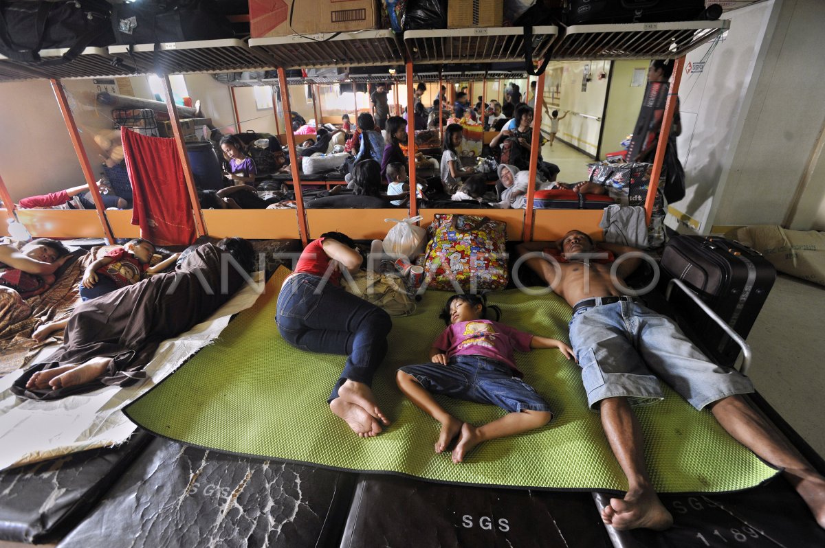 MUDIK PELABUHAN TANJUNG PRIOK | ANTARA Foto